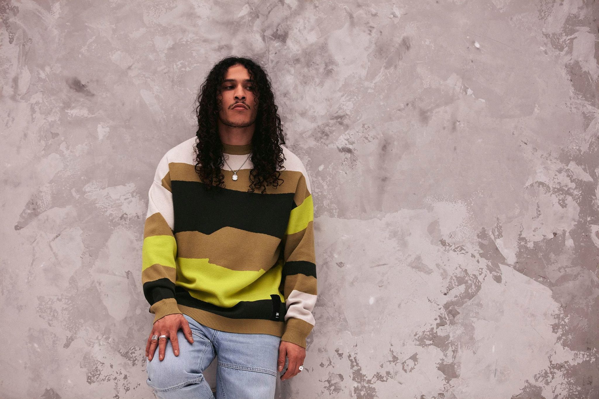 Hatik présente sa collection de vêtements en collaboration avec Bershka ...