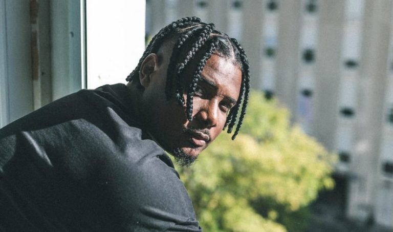 Achim dévoile son EP « V » accompagné du clip « Valises » [VIDEO]
