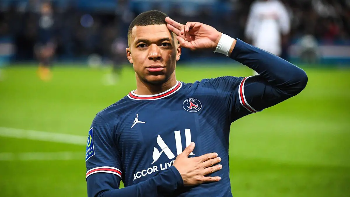 Kylian Mbappé a signé le plus gros contrat de l'histoire du sport