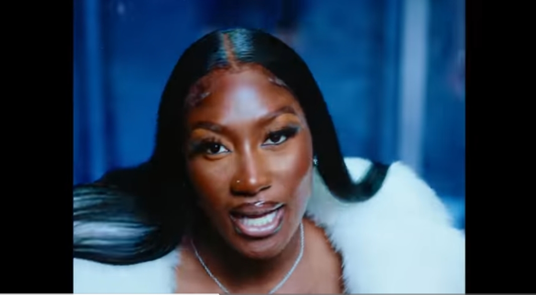 Aya Nakamura dévoile le clip de son morceau "Baby"