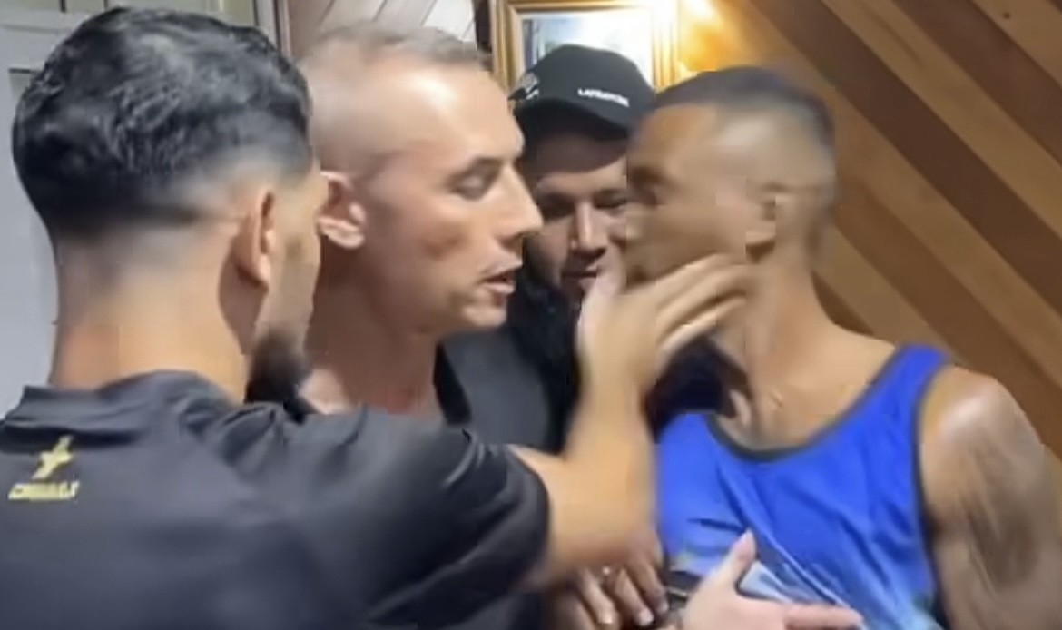 Youssef Boughanem met une gifle à son adversaire lors d’un face à face [Vidéo]