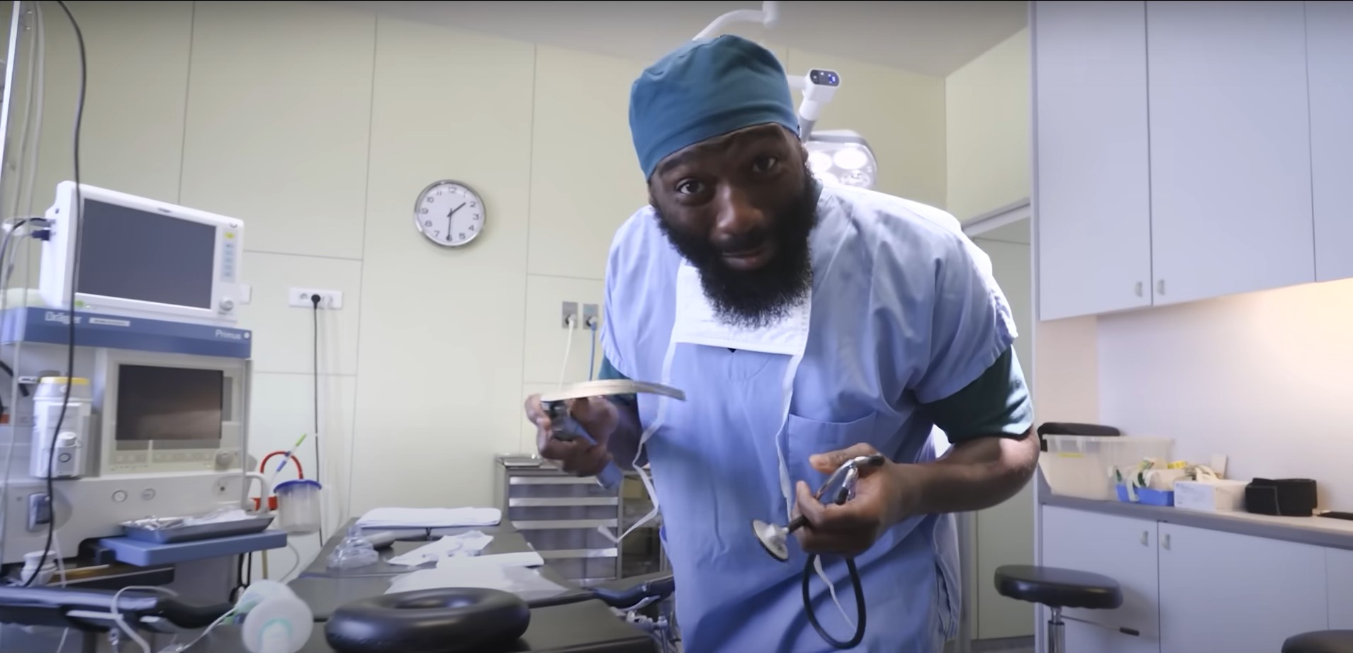 Doumbé réserve une ambulance et un lit d’hôpital pour Baki [VIDÉO]