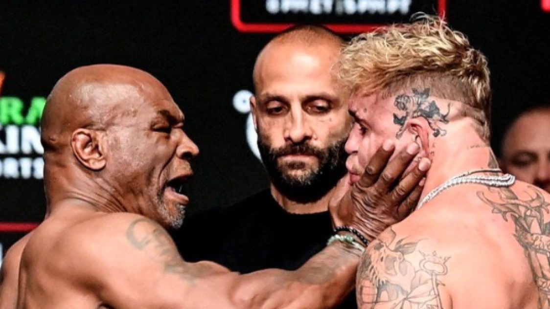 Mike Tyson baffe Jake Paul qui lui a écrasé le pied [Vidéo]