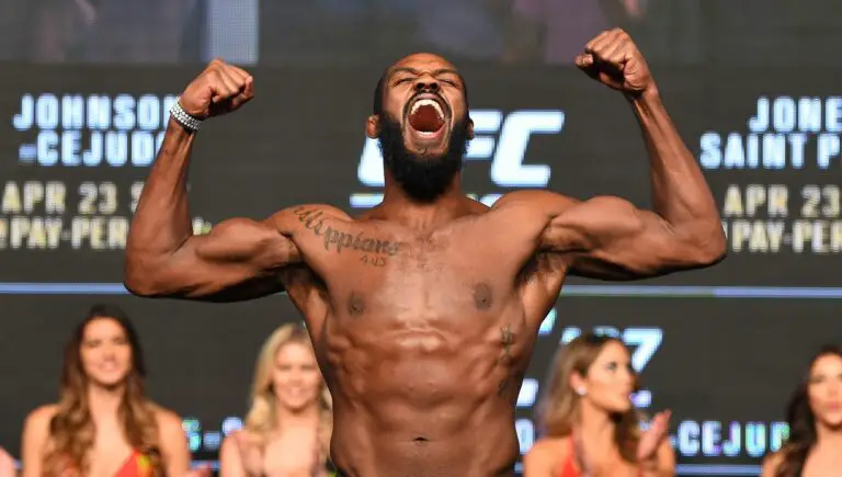 Jon Jones, légende du MMA, prend sa retraite